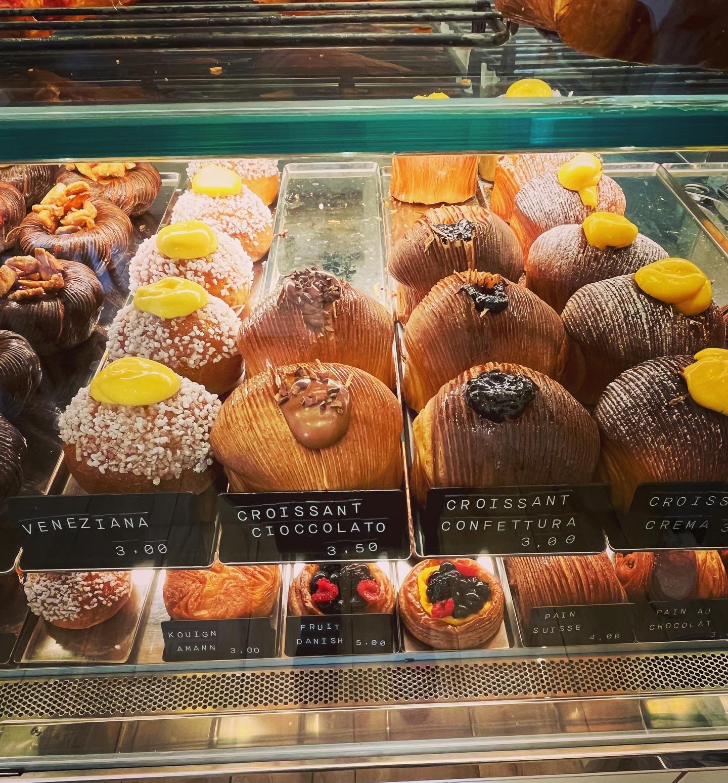 Dual Ec(h)o of Rome: Roman Breakfast - EcoArt Travel Blog